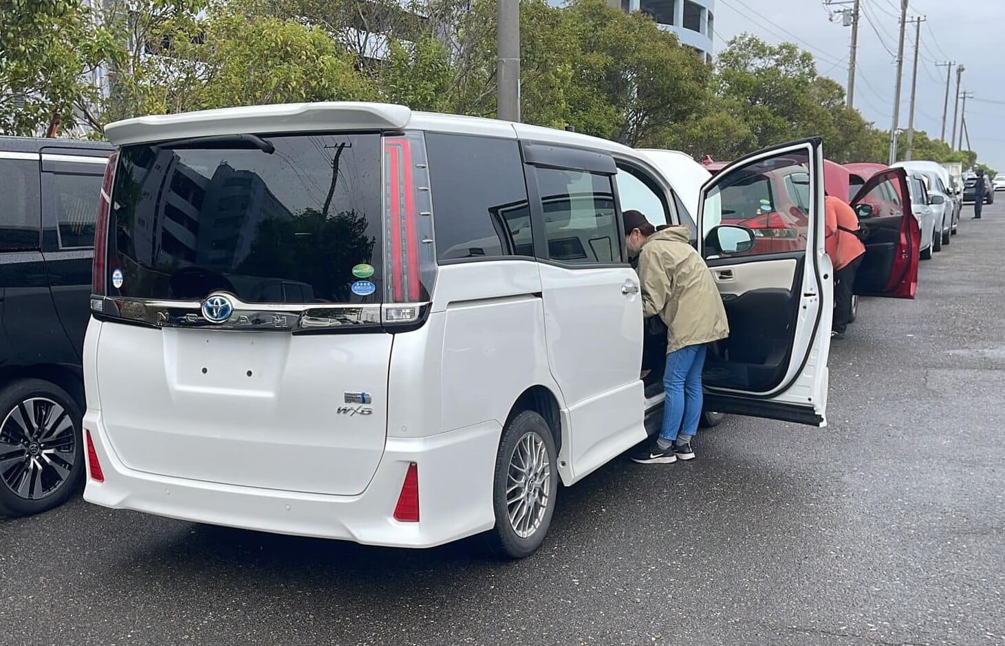 TOYOTA NOAH SI WXB II Hybrid - JPCarz